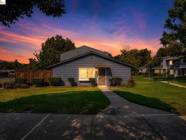 1651 Monterey Dr, Livermore, CA 94551