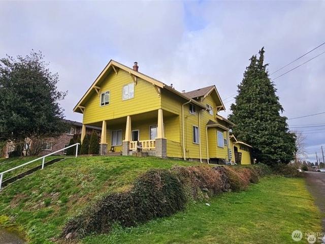 1651 S 35th St, Tacoma, WA 98418
