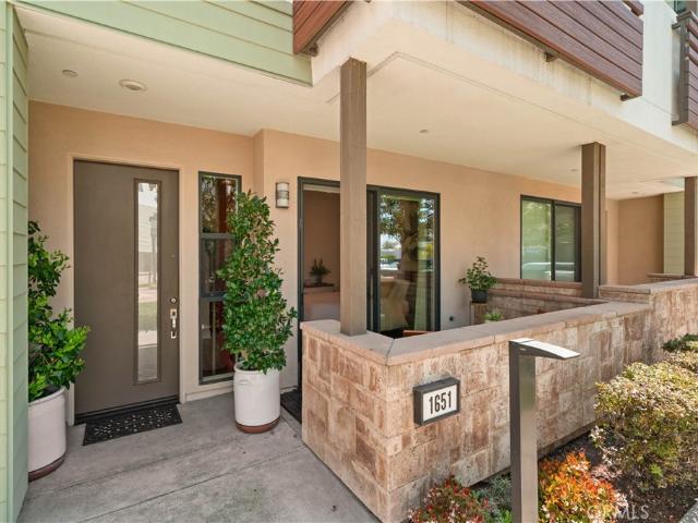 1651 Topanga