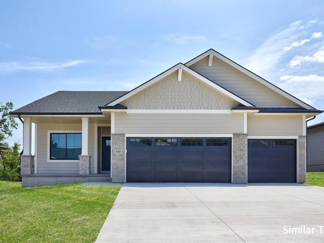 16523 Deerview Dr, Urbandale, IA 50323