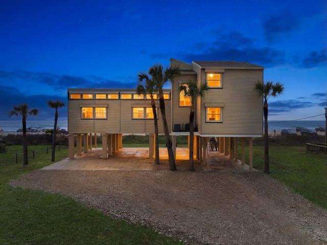 16523 Jamaica Beach Rd, Jamaica Beach, TX 77554