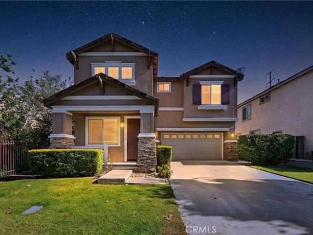 16527 Medinah St, Fontana, CA 92336