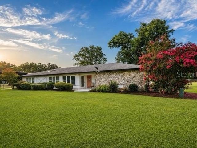 16525 SW 5th Pl, Newberry, FL 32669
