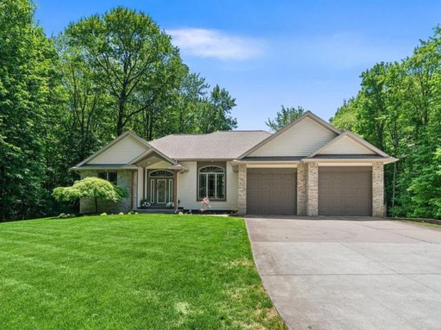 16528 Hemlock Dr, Spring Lake, MI 49456