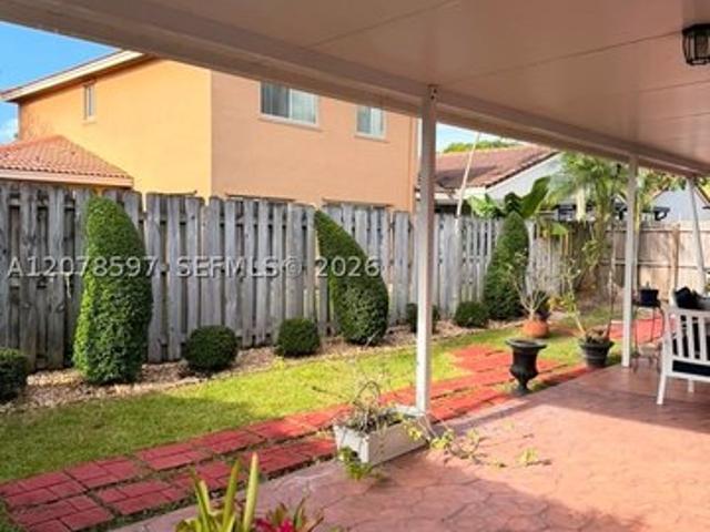 16529 SW 98th Ter, Miami, FL 33196