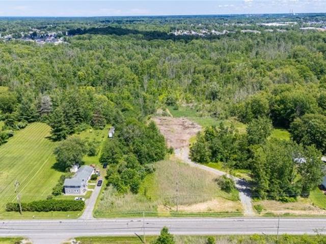 1652 Manitou Rd, Rochester, NY 14626