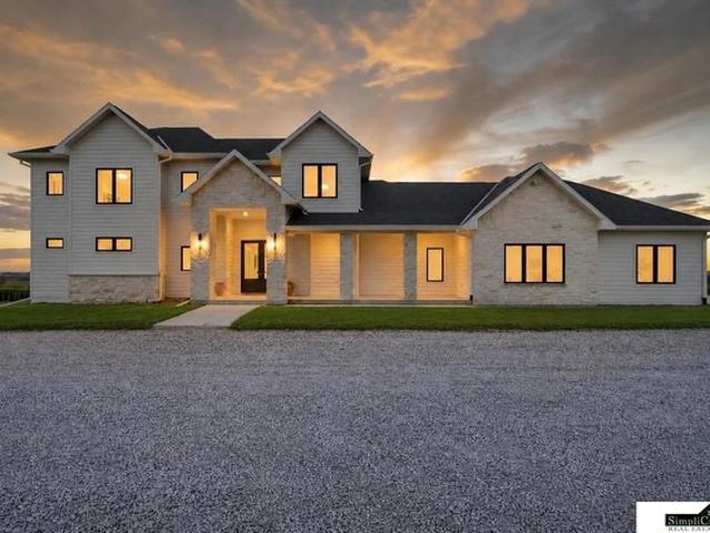 1652 County Rd E, Wahoo, NE 68066