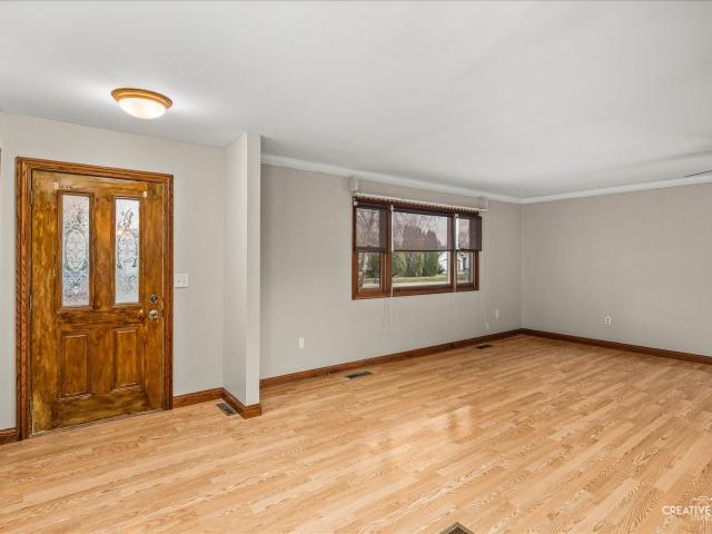 1652 Hilda Dr, Lake Holiday, IL 60548 | MLS #12606 | Compass