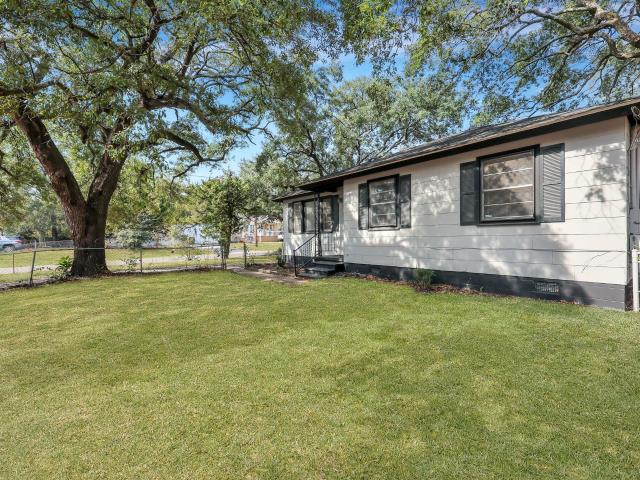 1652 Larry St, North Charleston, SC 29406 | MLS #25004 | Compass