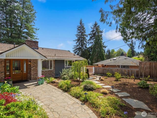 1652 th Avenue NE