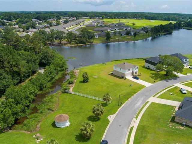 16531 Edgewater Cir, Loxley, AL 36551