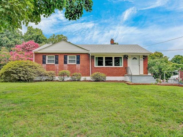 1653 Richland Hills Dr, Salem, VA 24153