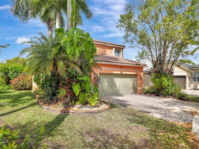 1653 Winterberry Ln, Weston, FL 33327 | MLS #A11988 | Compass