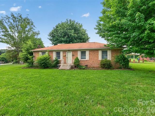165 34th St NW, Hickory, NC 28601