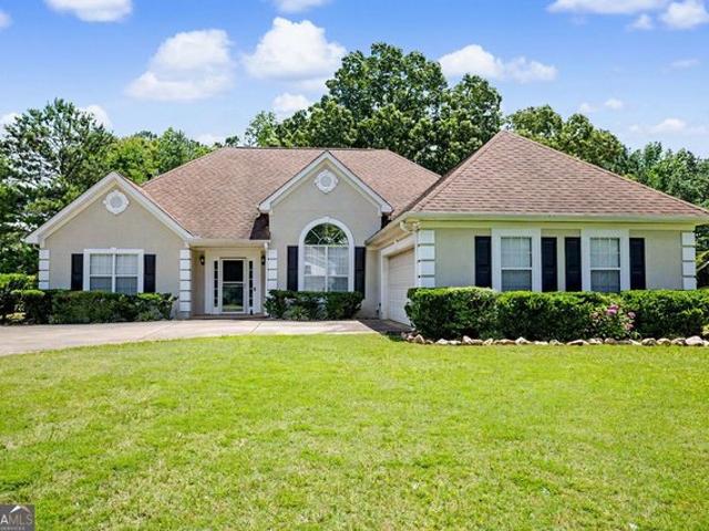 165 Crescent Cir, Newnan, GA 30265