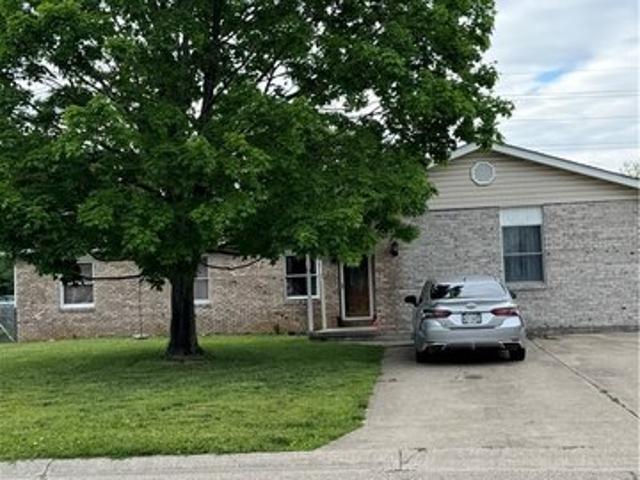 165 Baker Ln, Franklin, OH 45005