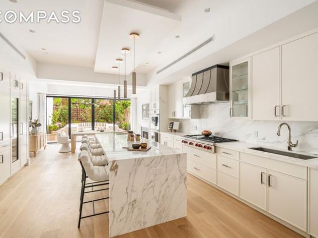 165 E 64th St Unit Twnhse, Manhattan, NY 10065