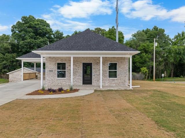 165 E Lakeside Dr, Florence, AL 35630