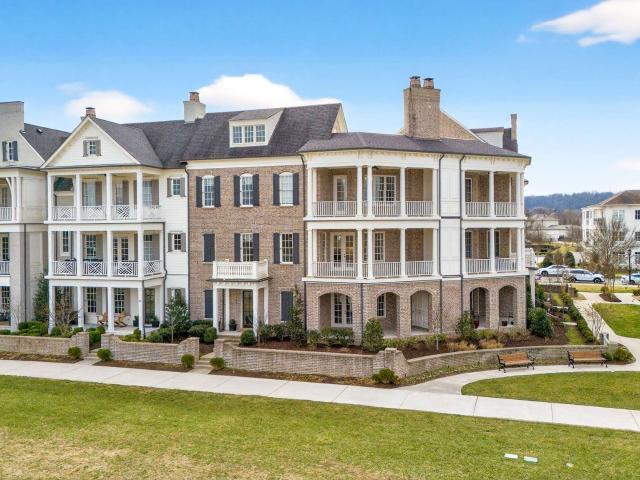165 Front St