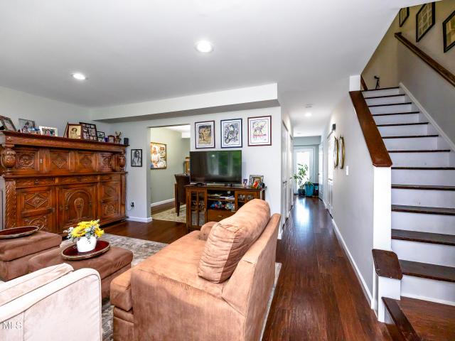 165 Hague Boulevard # B # #