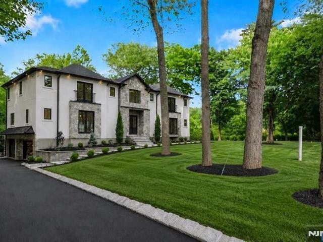 165 Hickory Ln, Closter, NJ 07624
