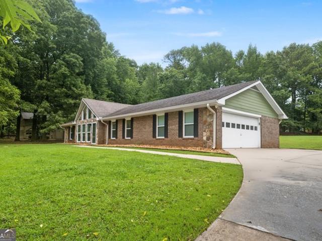 165 Hilo Rd, Fayetteville, GA 30215