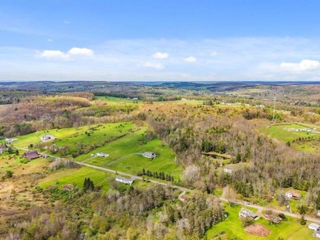 165 Hyde St, Whitney Point, NY 13862