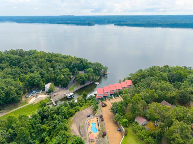 165 lakeshore ln