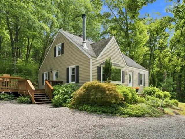 165 Mansion Rd, Wallingford, CT 06492