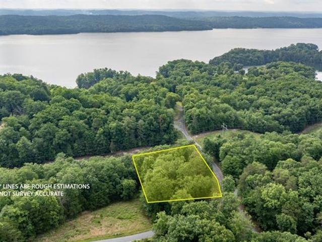 165 Maple Dr, Spring City, TN 37381
