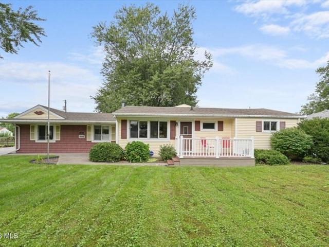 165 N Yarrow St, Oregon, OH 43616