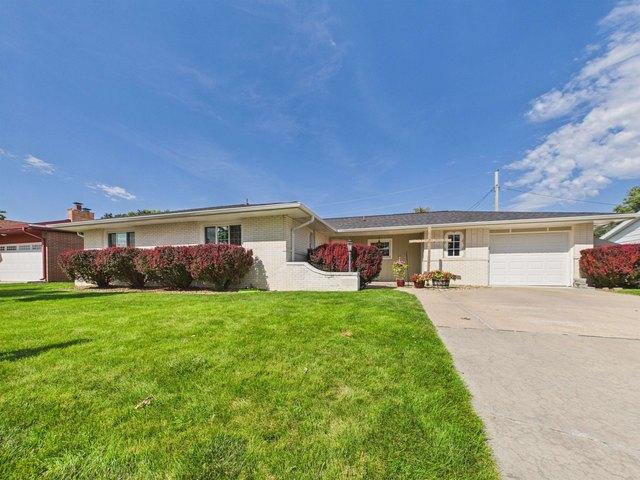 165 N Hillcrest Dr, Minden, NE 68959