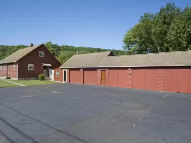 165 NORWICH SALEM TPKE, OAKDALE, CT 06370 Single Family Reside.