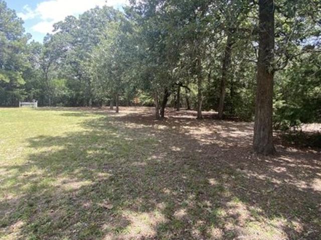 165 Navarro Dr, Hilltop Lakes, TX 77871