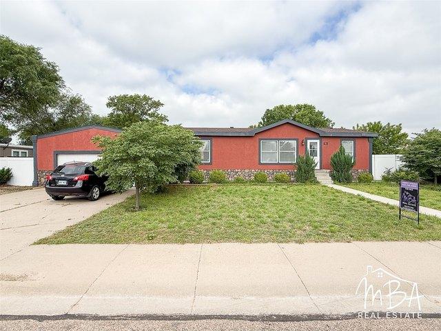 165 Shamrock St, Garden City, KS 67846