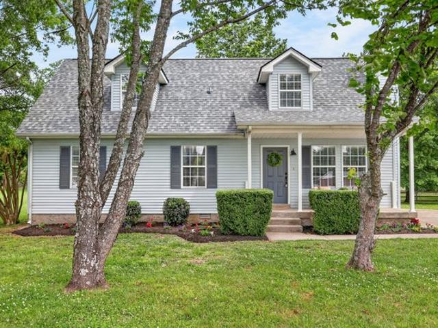 165 Sweetgum Dr, La Vergne, TN 37086