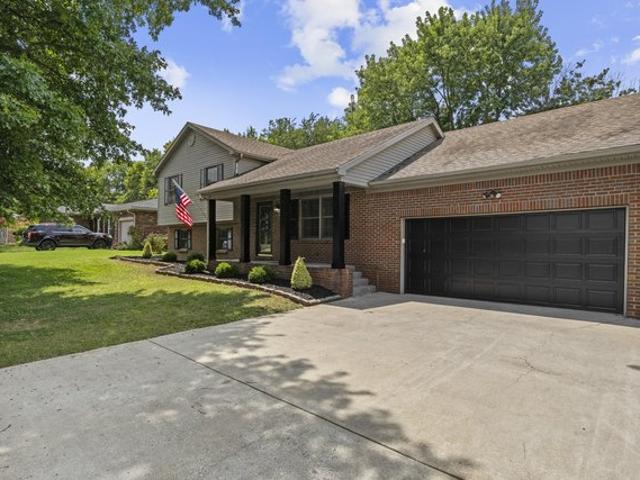 165 Paddock Dr, Versailles, KY 40383