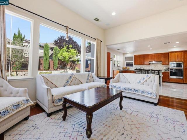 165 Paddington Ct