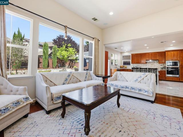 165 Paddington Ct