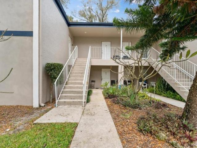 165 Picardy Villa Cir #100, Brandon, FL 33510