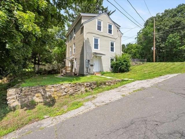 165 Pleasant St, Southbridge, MA 01550