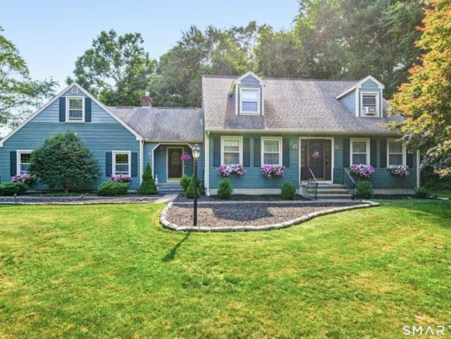 165 Pruett Pl, Montville, CT 06370