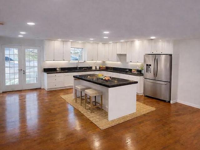 165 W 3rd Street