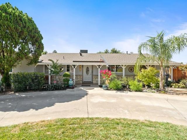 165 W Barstow Ave, Fresno, CA 93704
