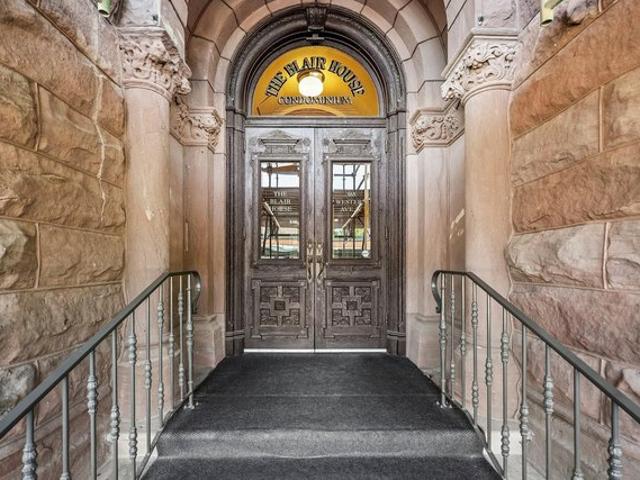 165 Western Ave N Apt 404, Saint Paul, MN 55102