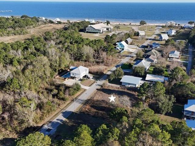 165 Vacation Ln, Waveland, MS 39576