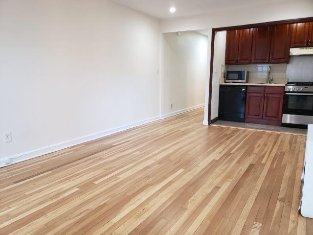 165 Vroom St # 2B