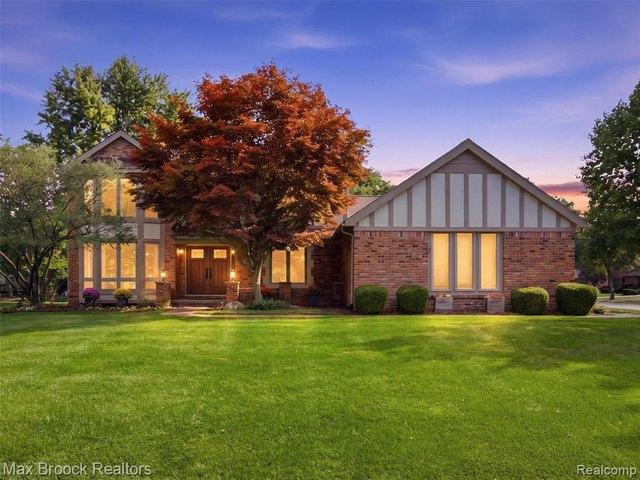 1664 White Birch Ct, Troy, MI 48098