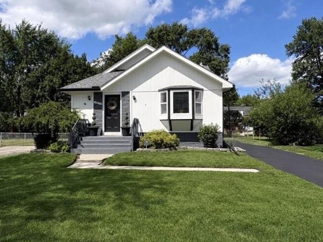 16655 Admiral St, Fraser, MI 48026
