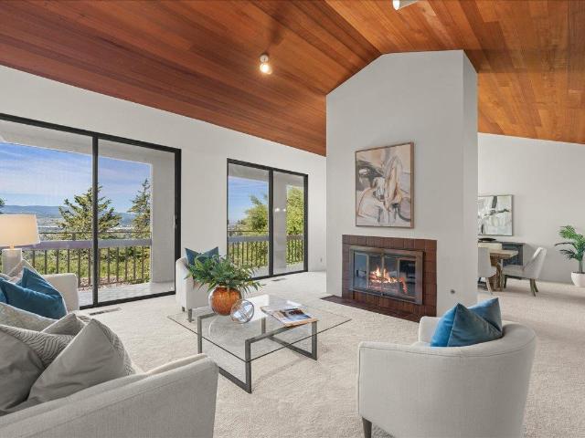 16655 Oak View Circle